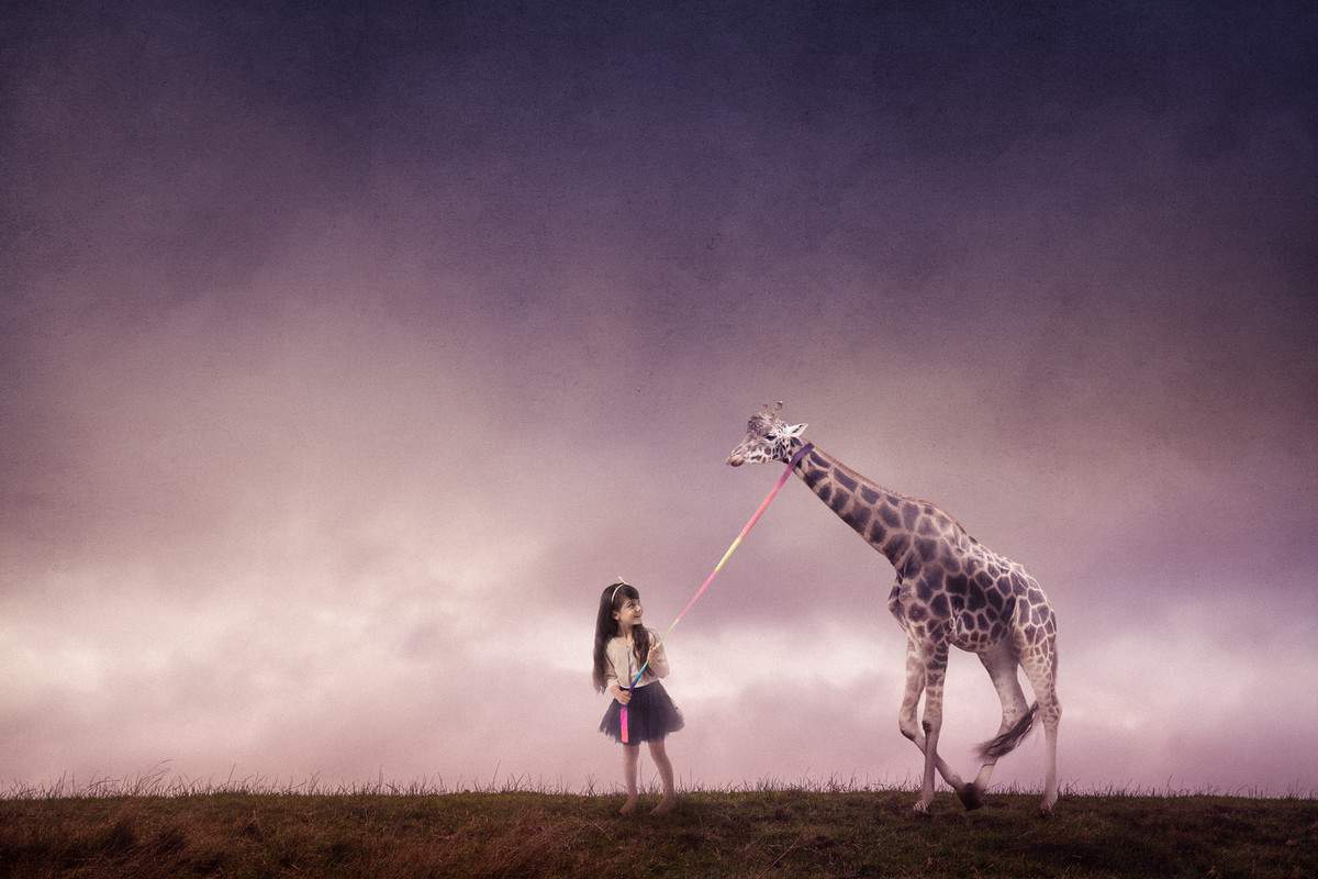 Thoughtful Thursday – How this girl became best friends with this giraffe